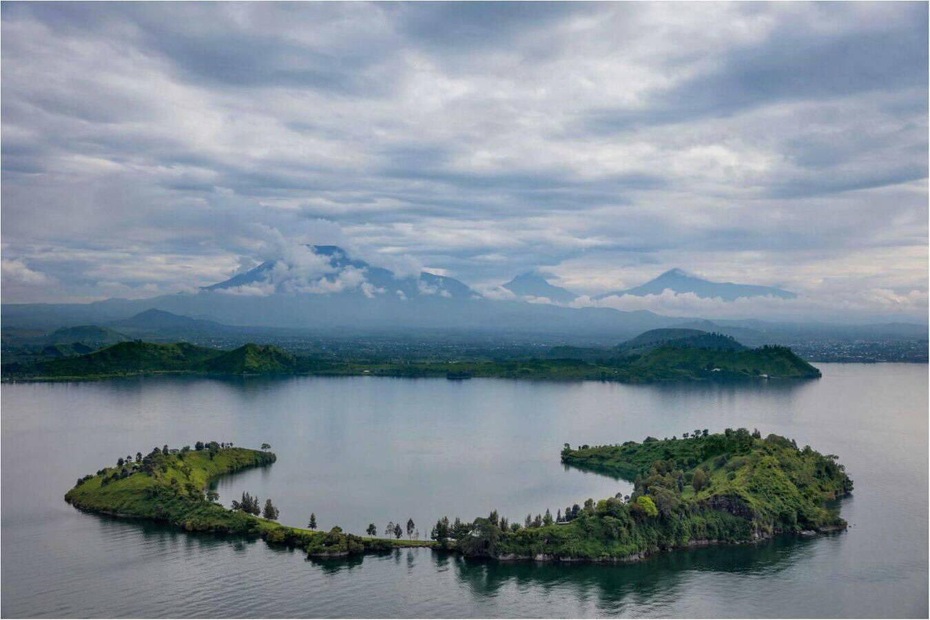 Tchegera Island | Congo Safaris Tours | Virunga National Park
